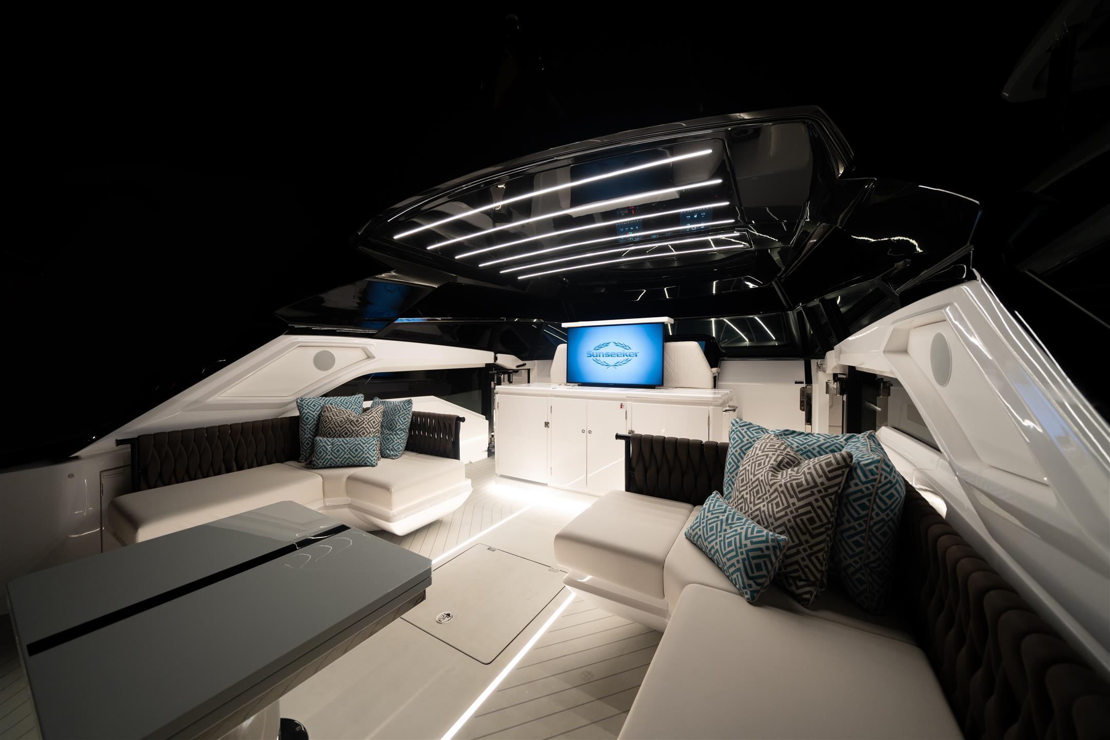 Sunseeker Gulf | SUPERHAWK 55